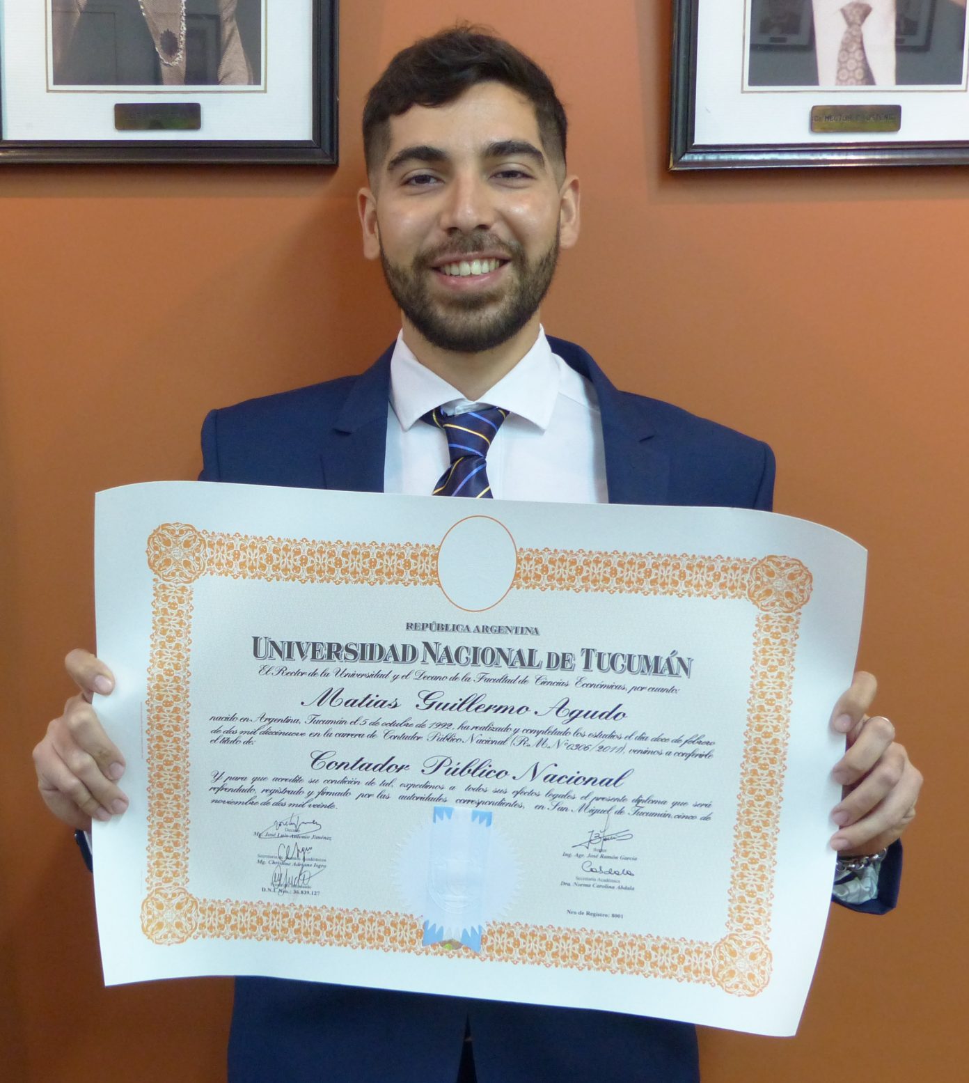 Nueva entrega de Títulos Universitarios a nuestros Graduados | Facultad ...