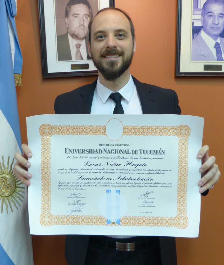 Nueva entrega de Títulos Universitarios a nuestros Graduados | Facultad ...