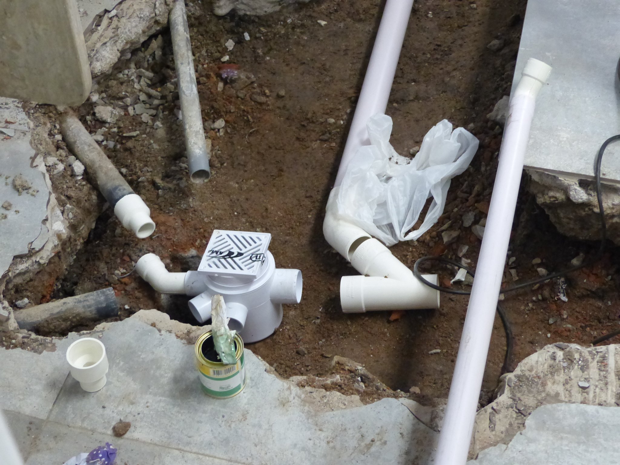 Refacción de baños en planta baja | Facultad de Ciencias Económicas ...