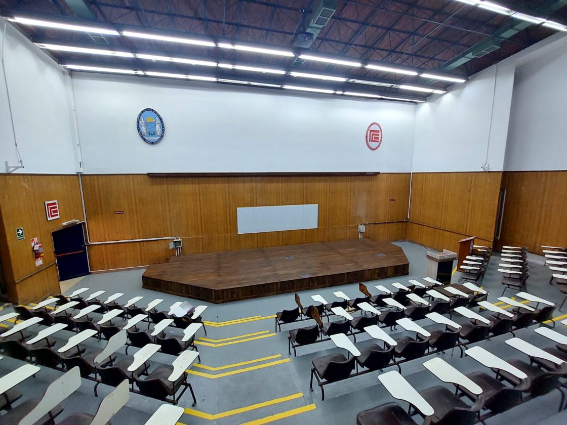 Avanza la refacción del Aula Magna | Facultad de Ciencias Económicas ...